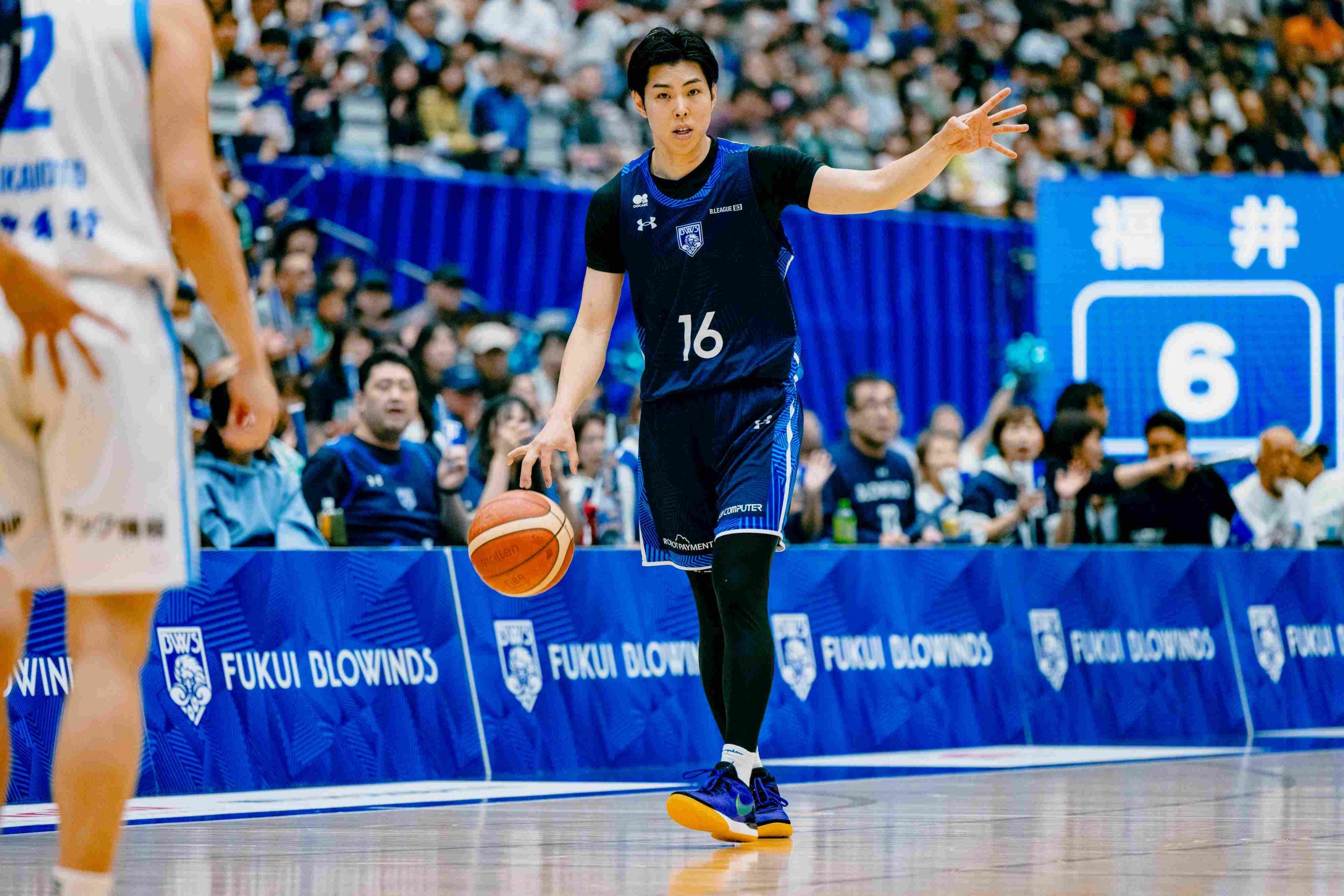 「福井をB1に上げ、沖縄で試合を」勝負のシーズンへ向かう伊佐勉HC Bリーグに吹く“旋風”の中心で思うコト | OKITIVE